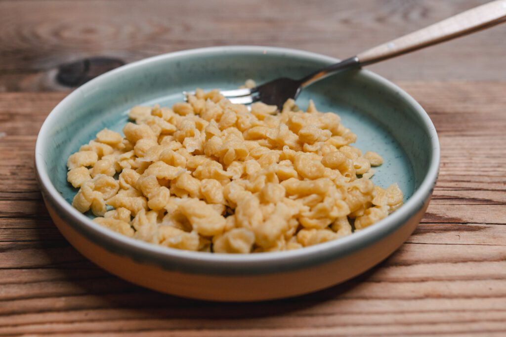 Spätzle / Knöpfli (Grundrezept) - Kitchen Survivors